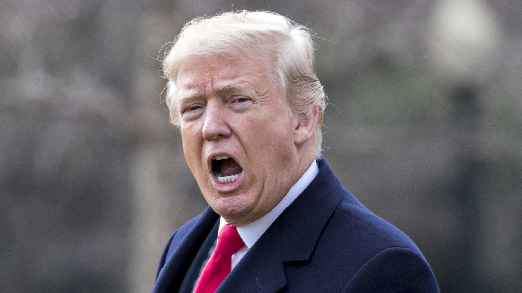 Donald Trump's 'Screaming' Face On A Newspaper Stack Gets The Funniest ...