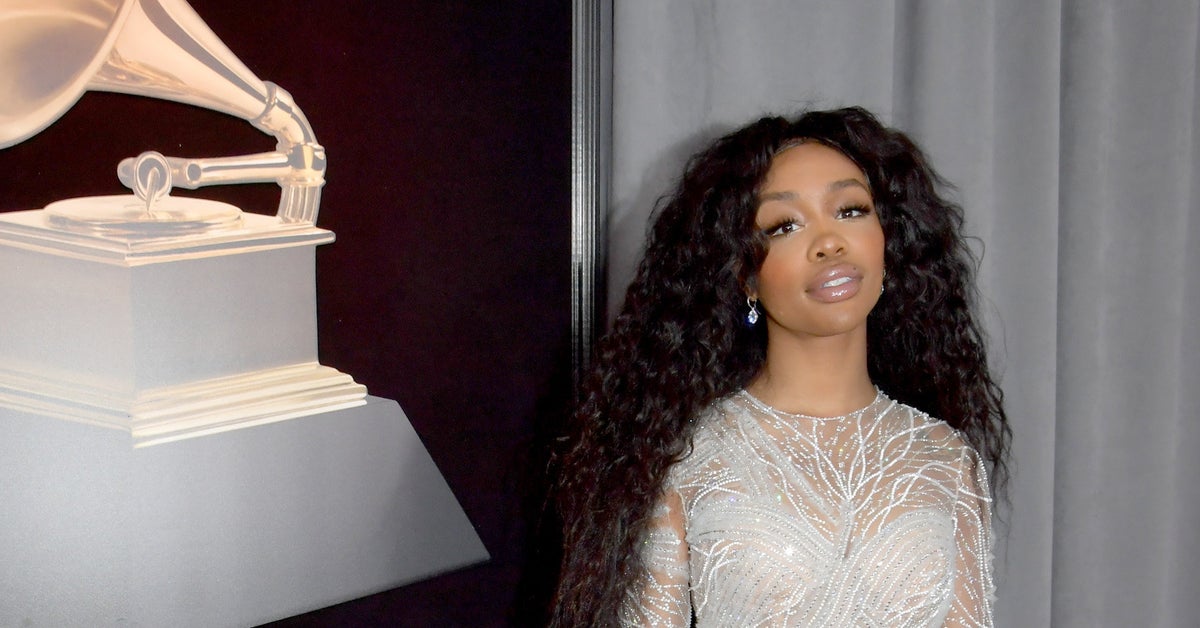 SZA Already Won The Grammys With Her Mom And Grandma As Dates ...