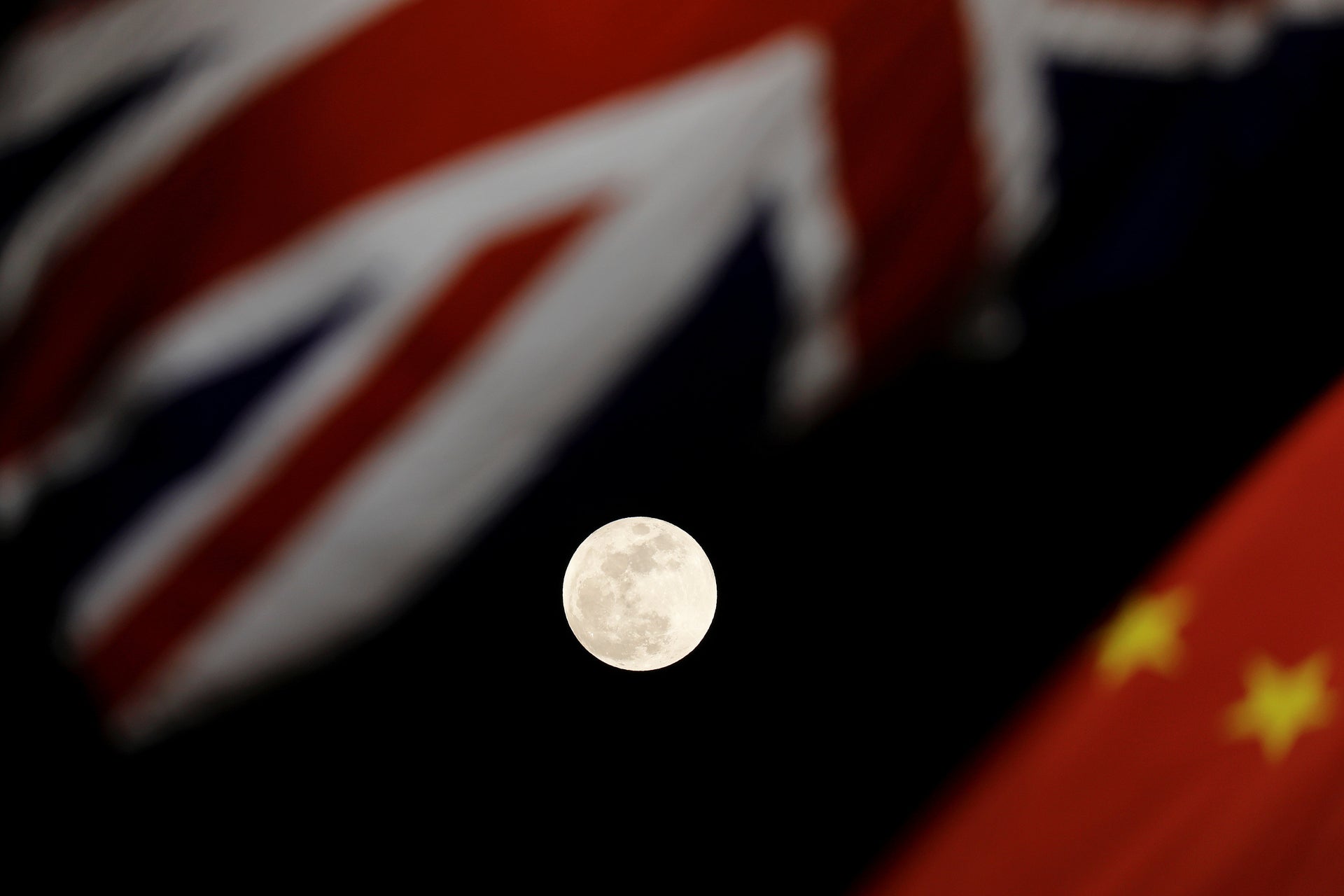 Breathtaking Photos Show The 'Super Blue Blood Moon' Around The World ...