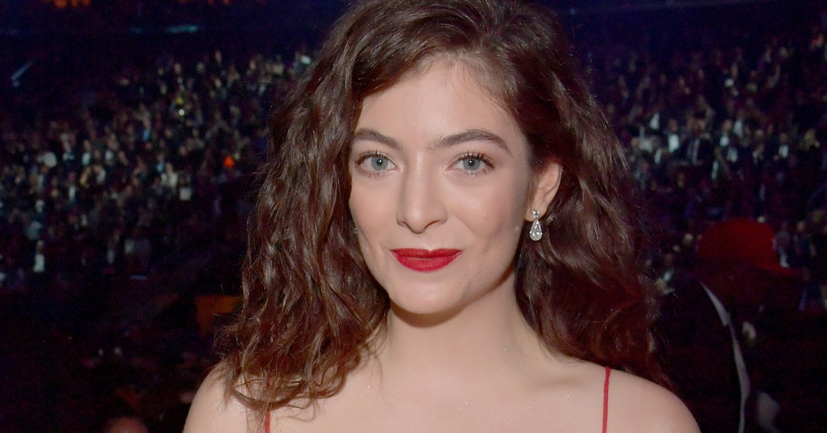 Lorde Takes Out Full-Page Ad With An Open Letter To Fans Following ...