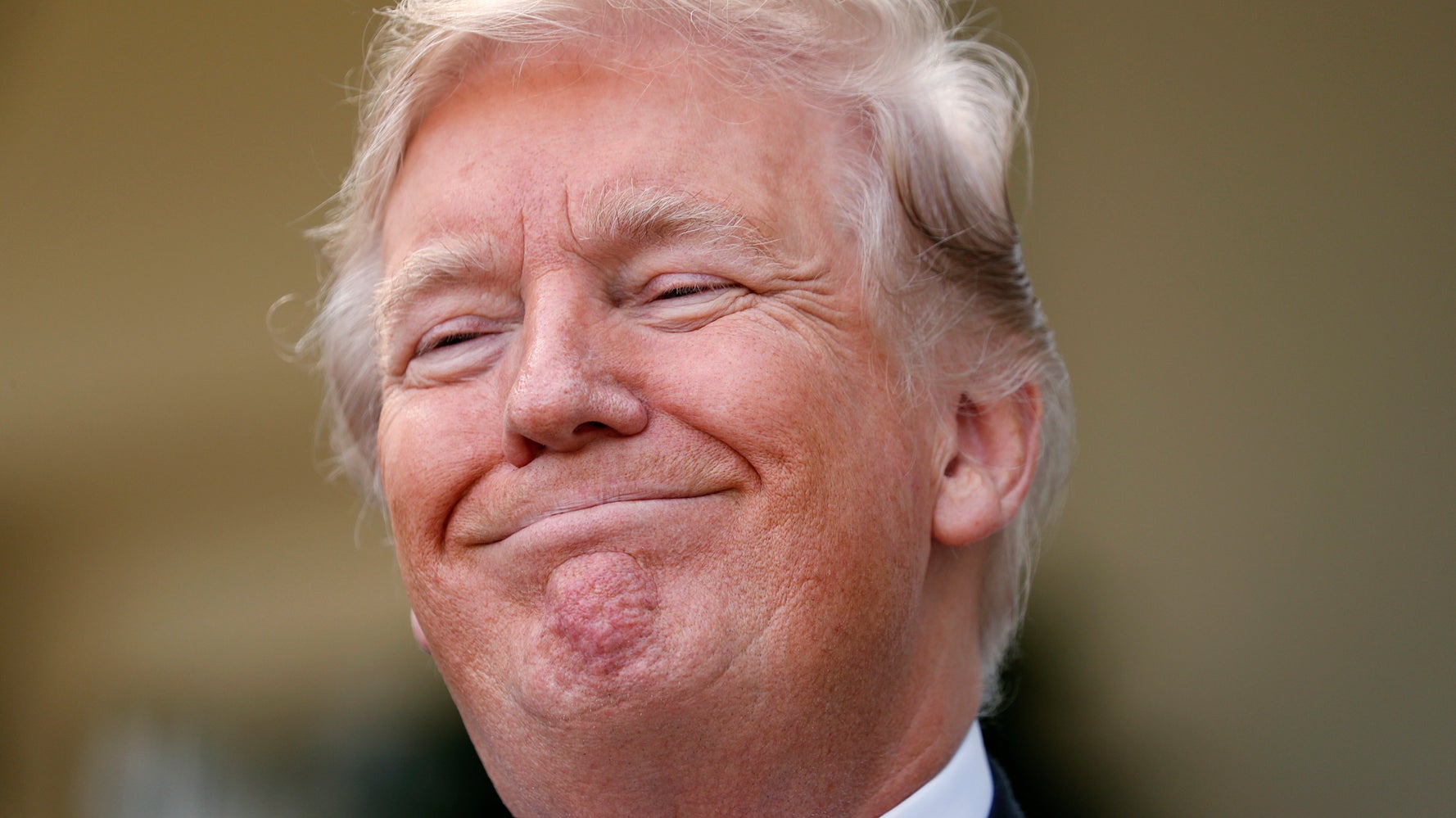 Tweeters Rip Trump Over 'Tone Deaf' Thumbs-Up Pose With Florida First ...