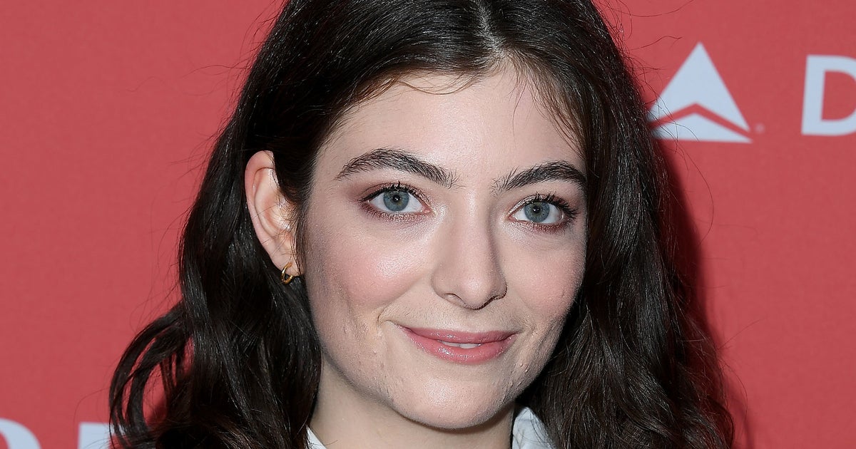 Lorde Has Words For People Who Think Dealing With Acne Is Easy ...