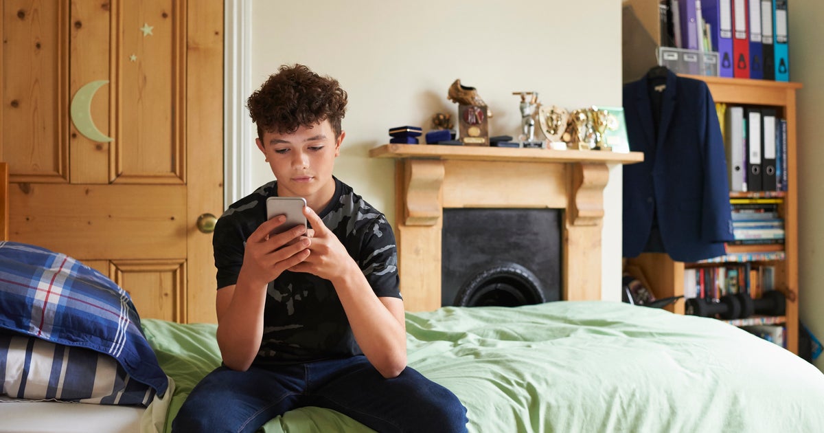 For Our Children, Growing Up Online Means Growing Up Fast | HuffPost UK ...