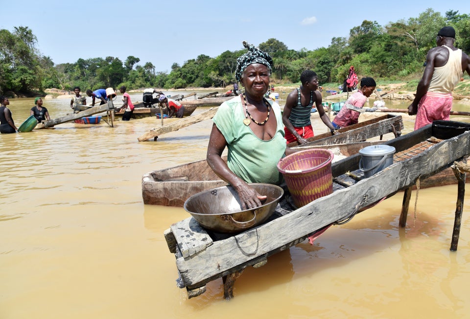40 Stunning Photos Of Women Working Around The World | HuffPost Women