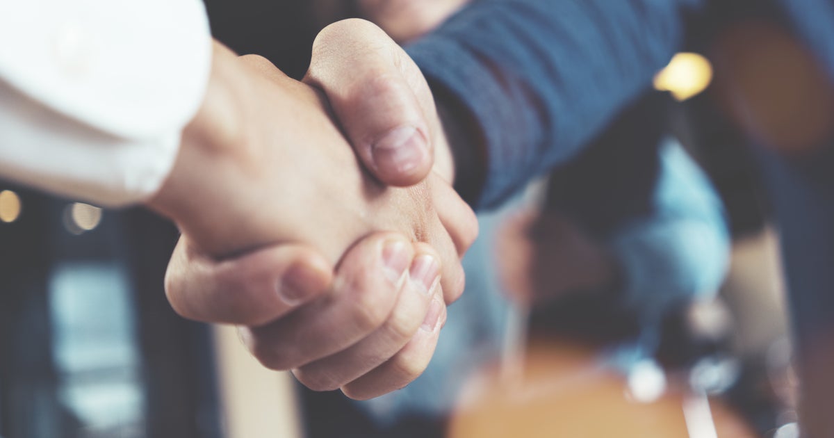 Weak Handshake Could Be Early Sign Of Heart Disease, Scientists Warn ...
