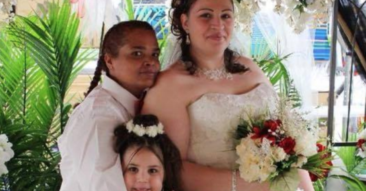 These Women Had Their Wedding At The Walmart Where They Work | HuffPost ...