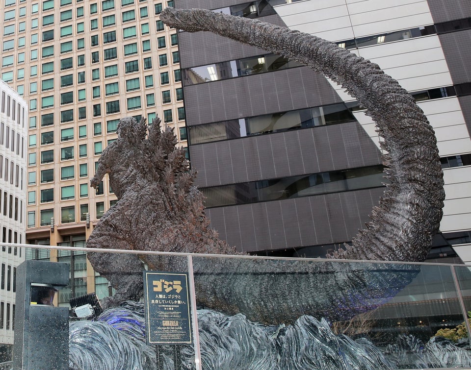 Check Out Tokyo's New Godzilla Statue | HuffPost Weird News