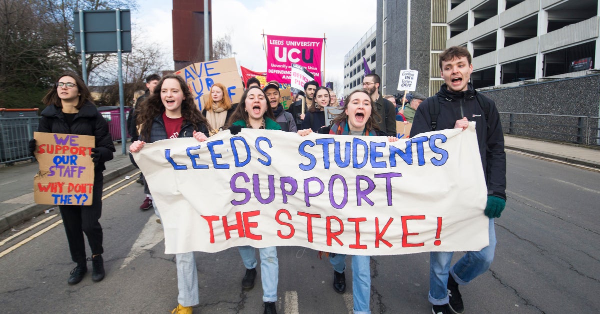 Leeds Strikes Turn Bitter | HuffPost UK News