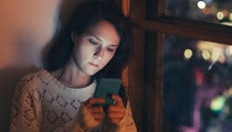 Thoughts People With Social Anxiety Have At Parties | HuffPost Life
