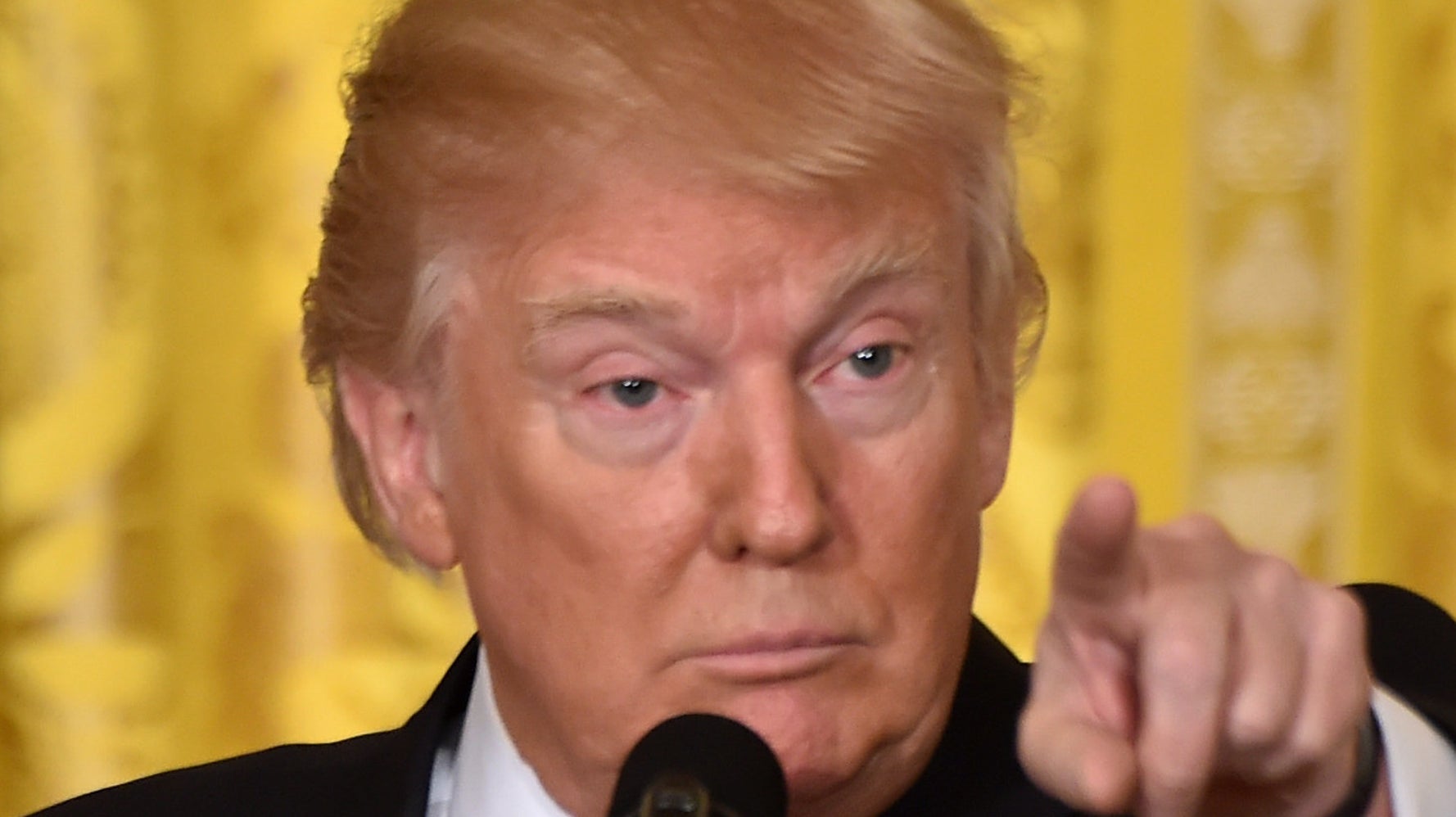 The Jokes Flow On Twitter Over The Latest Trump 'Pee Tape' Allegations ...