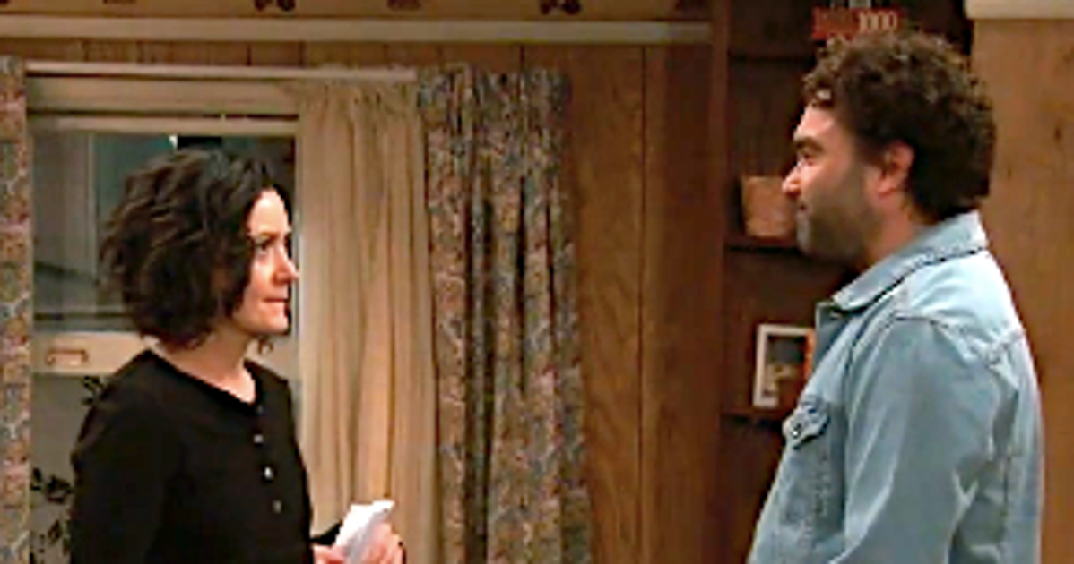Johnny Galecki Returns To 'Roseanne' And Reuniting Is Such Sweet Sorrow ...