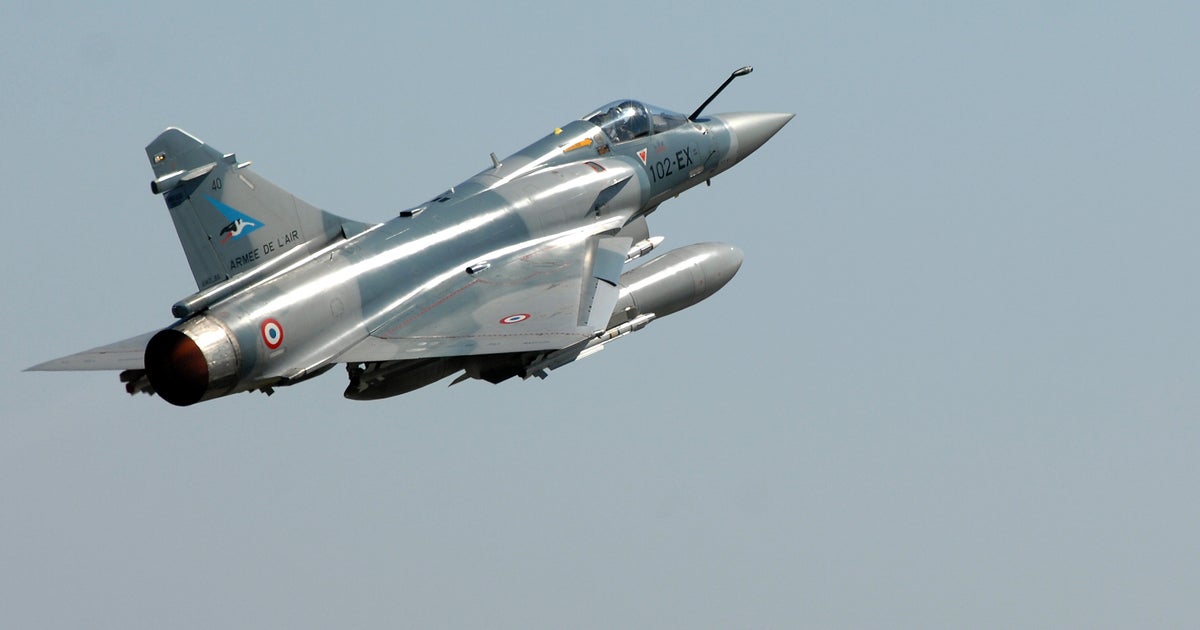 Ξεκίνησε η επιχείρηση ανέλκυσης του Mirage 2000-5 | HuffPost Greece ...