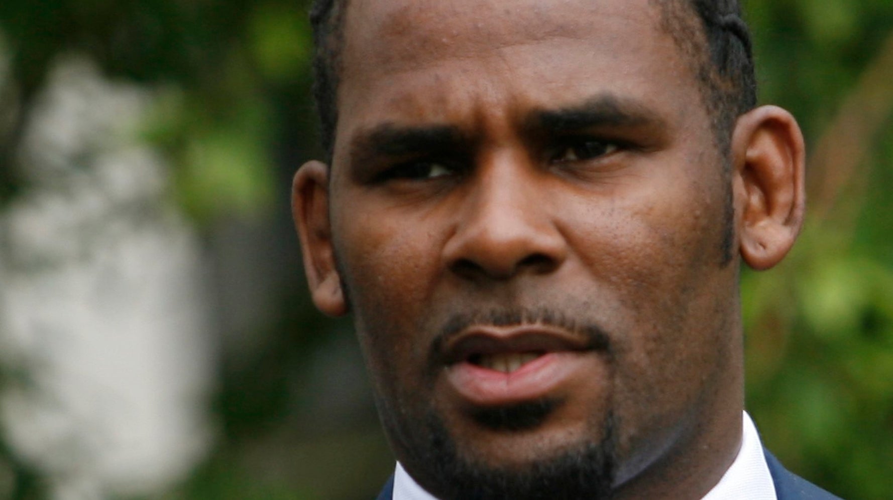 R. Kelly Blames 'Rumors' For Canceled Chicago Performance | HuffPost ...