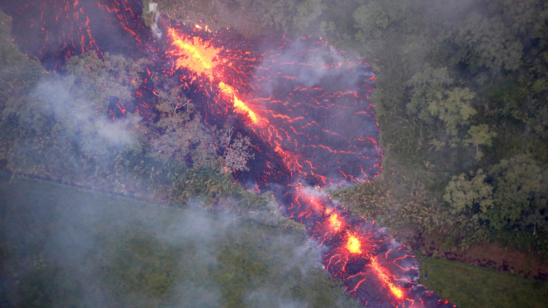 Massive New Fissures Open On Hawaiian Volcano, Prompting More ...