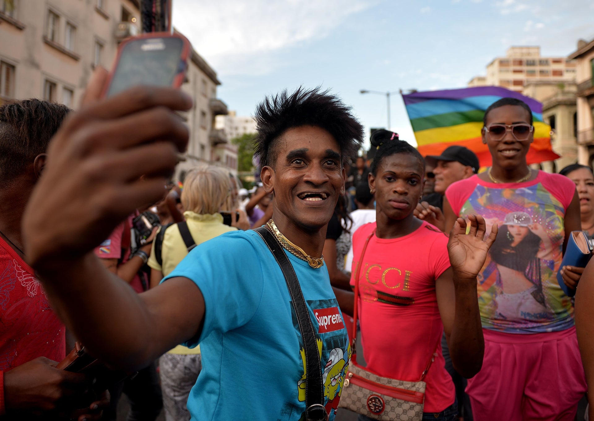 37 Beautiful Photos Of LGBTQ Pride Celebrations Around The World ...