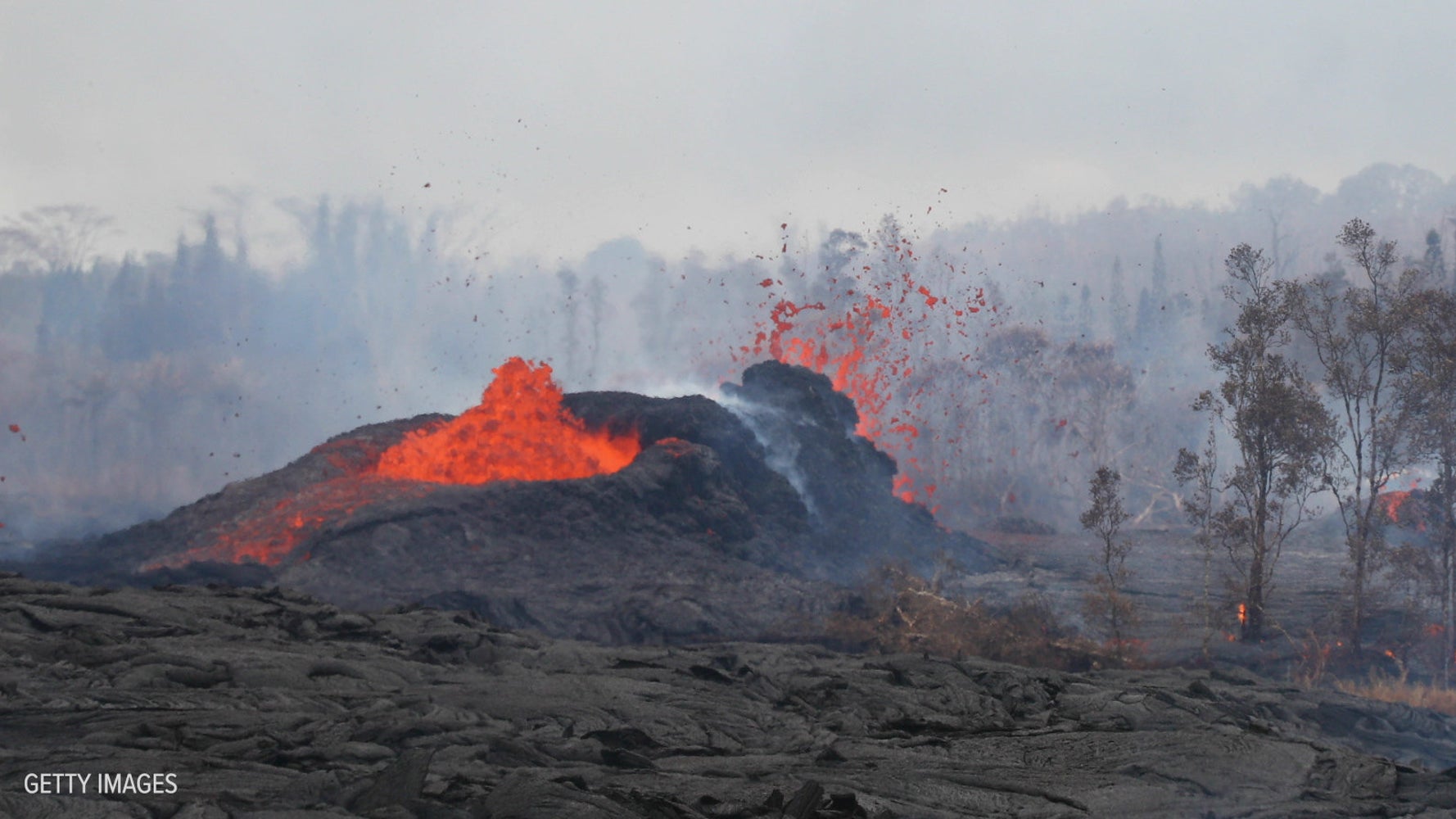 Hawaii Volcano Threatening Local Power Plant | HuffPost Videos
