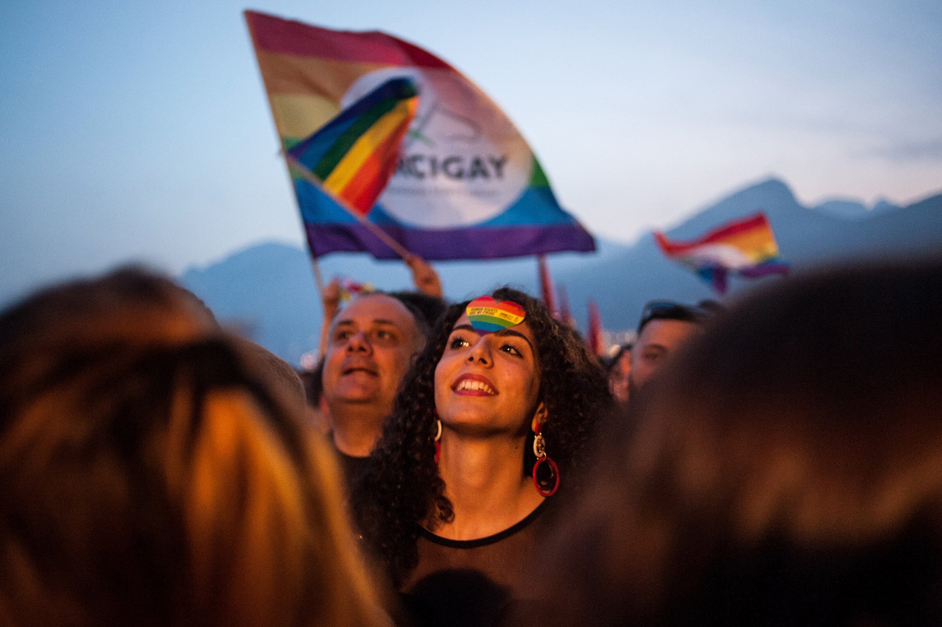 37 Beautiful Photos Of LGBTQ Pride Celebrations Around The World ...