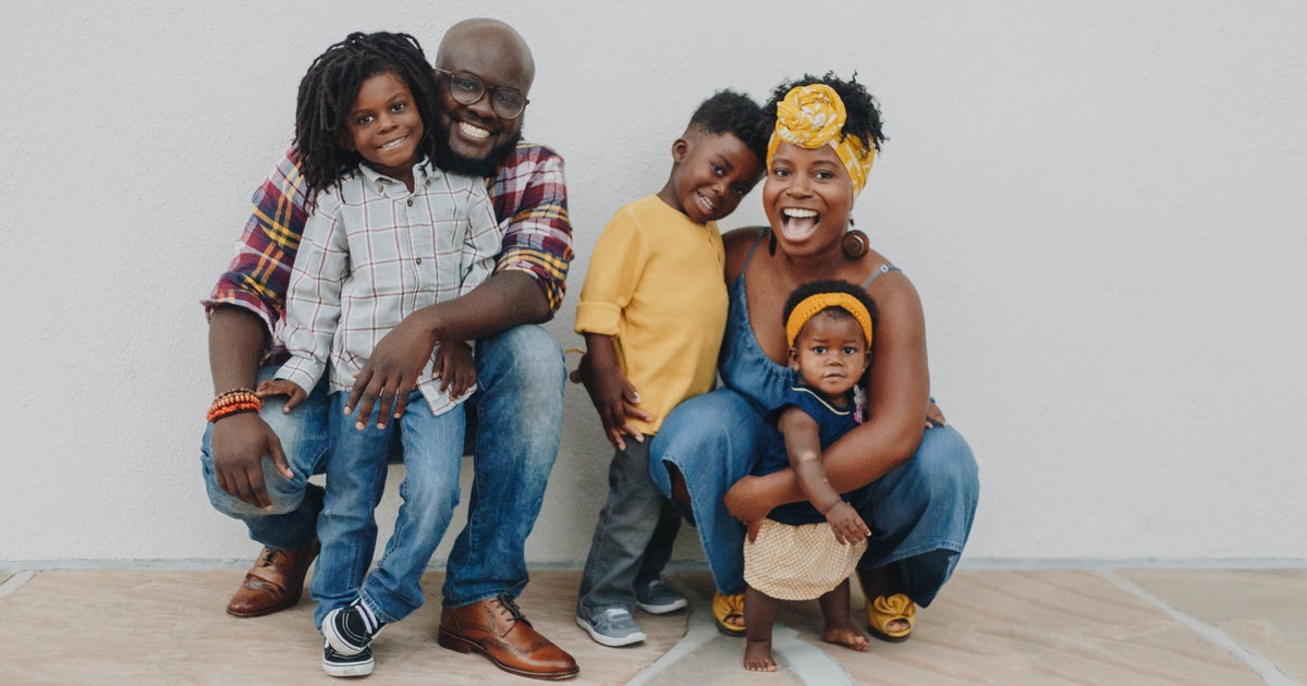 Stay-At-Home Dad Shows What Black Fatherhood Looks Like, 1 Video At A ...