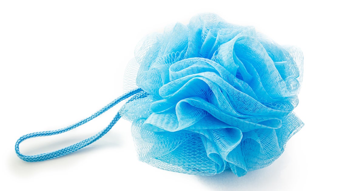 This Woman Wore A Bath Puff As A Fascinator And We Fully Support Her ...