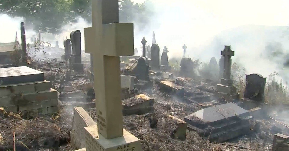 Heatwave Sparks Wildfire At Stalybridge Cemetery Near Manchester ...