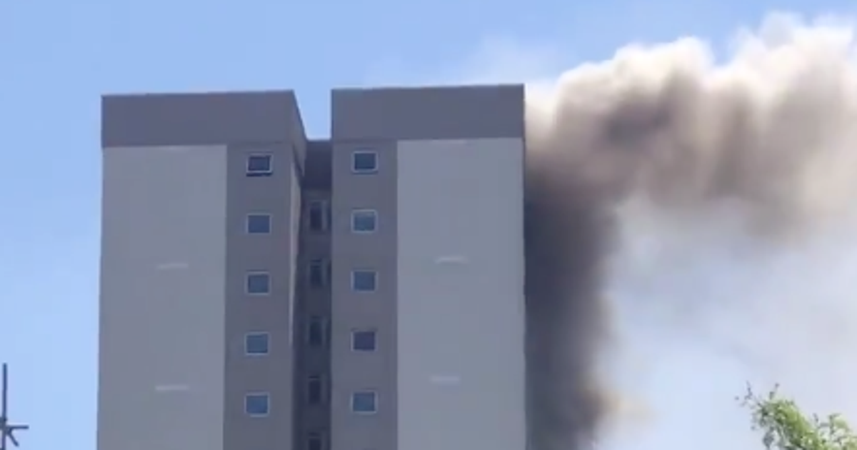 London Fire: Scores Of Firefighters Tackle Blaze At Mile End Tower ...