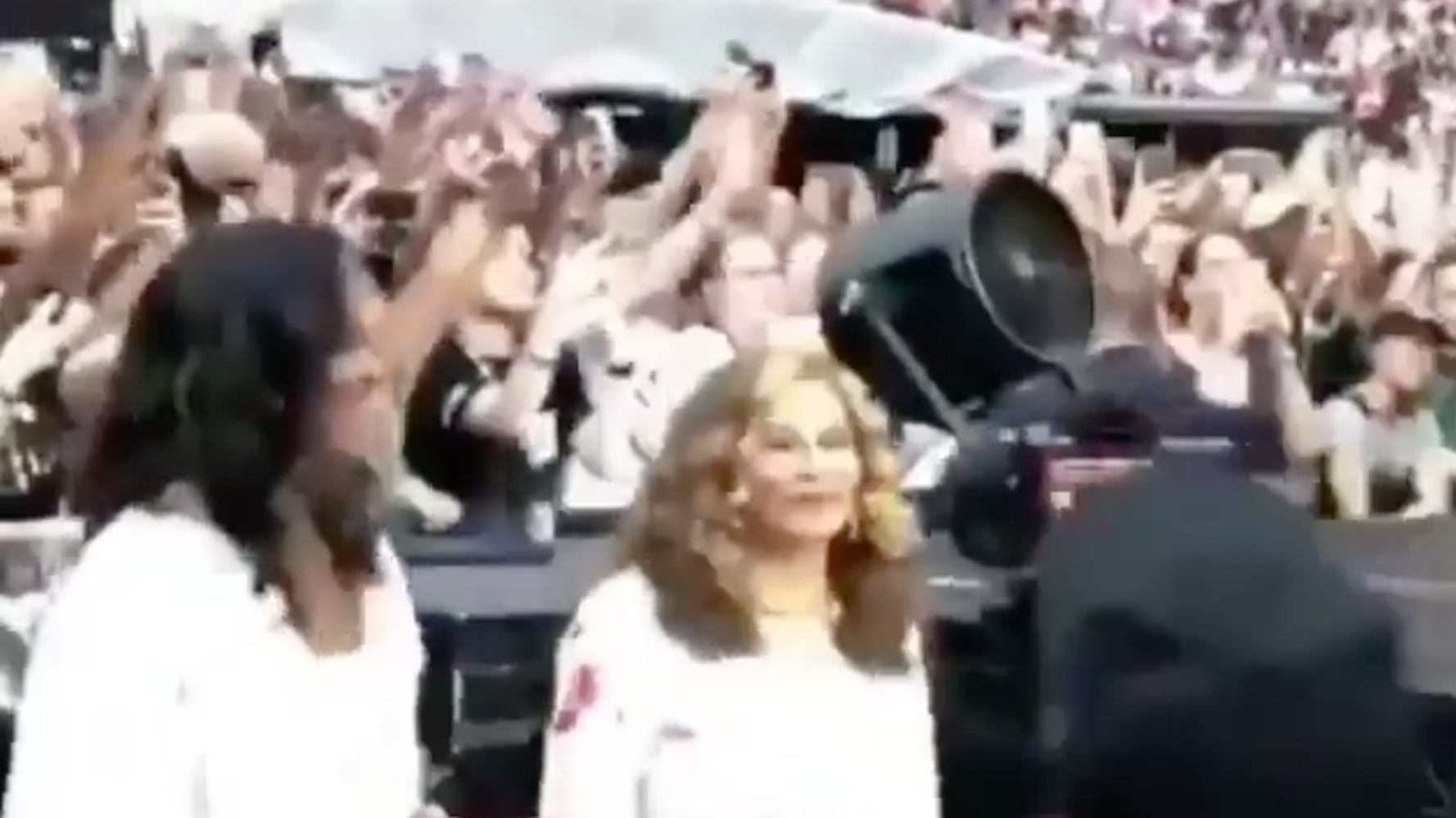 Michelle Obama Breaks It Down At Beyoncé And Jay Zs Concert With Tina