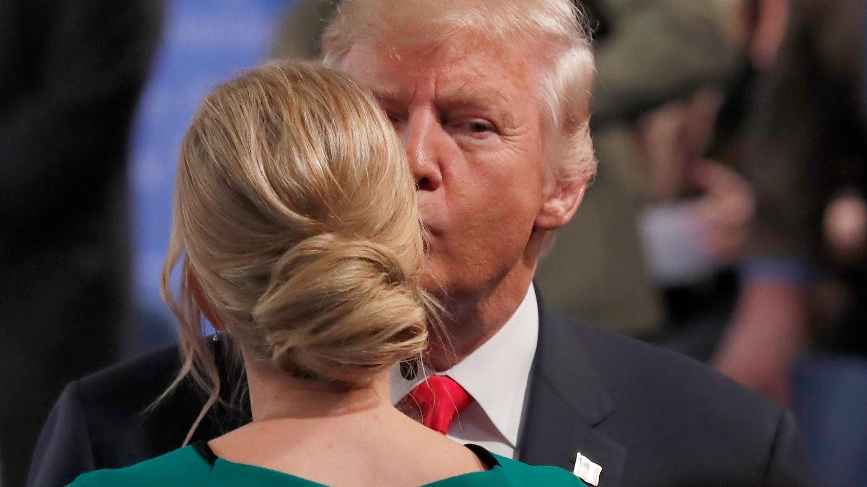 Ivanka And Melania Trump Kiss Donald After The Second Presidential ...