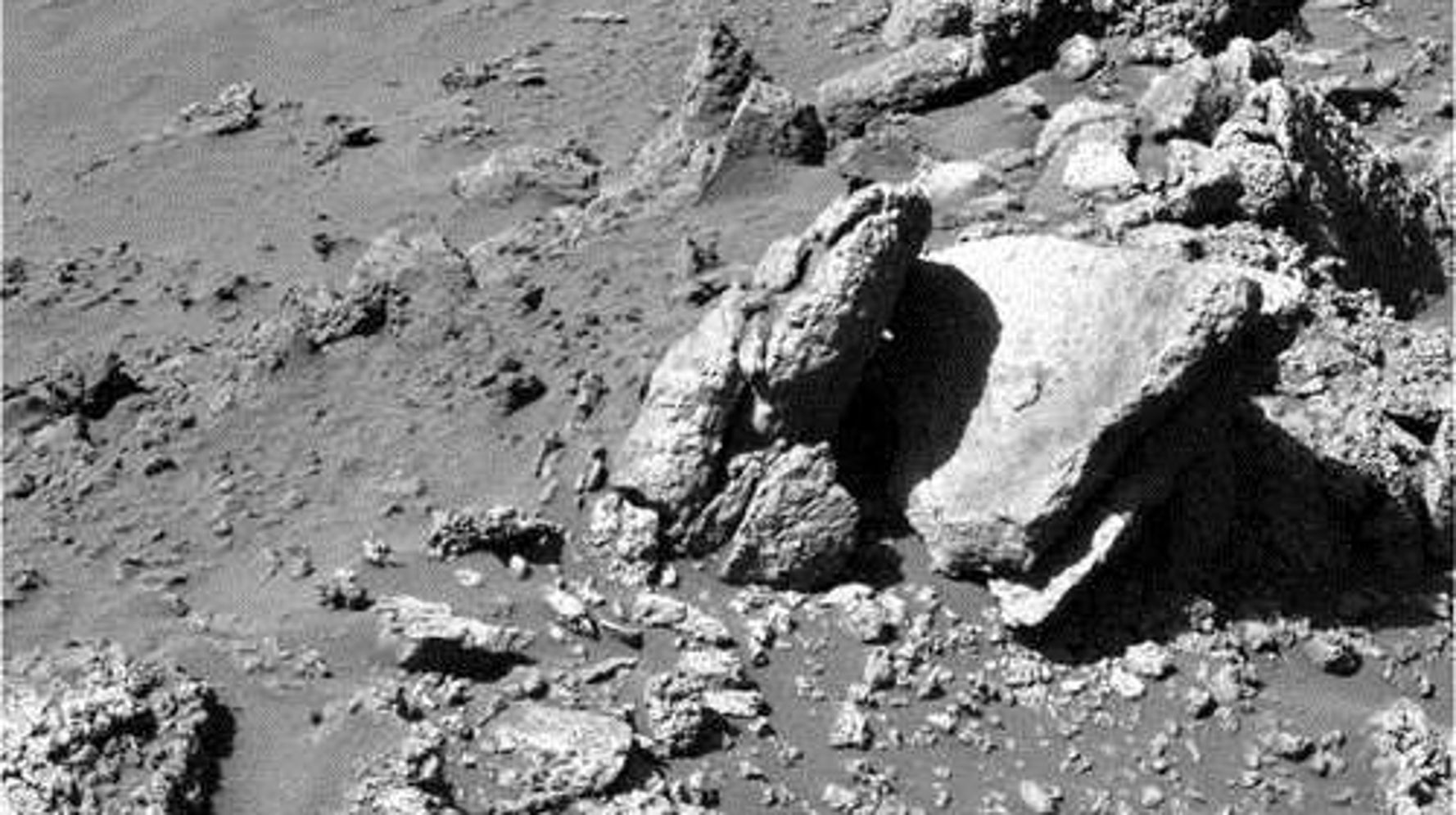 Mars Enthusiasts Spot ‘Humaniod Skull’ On Red Planet | HuffPost Videos