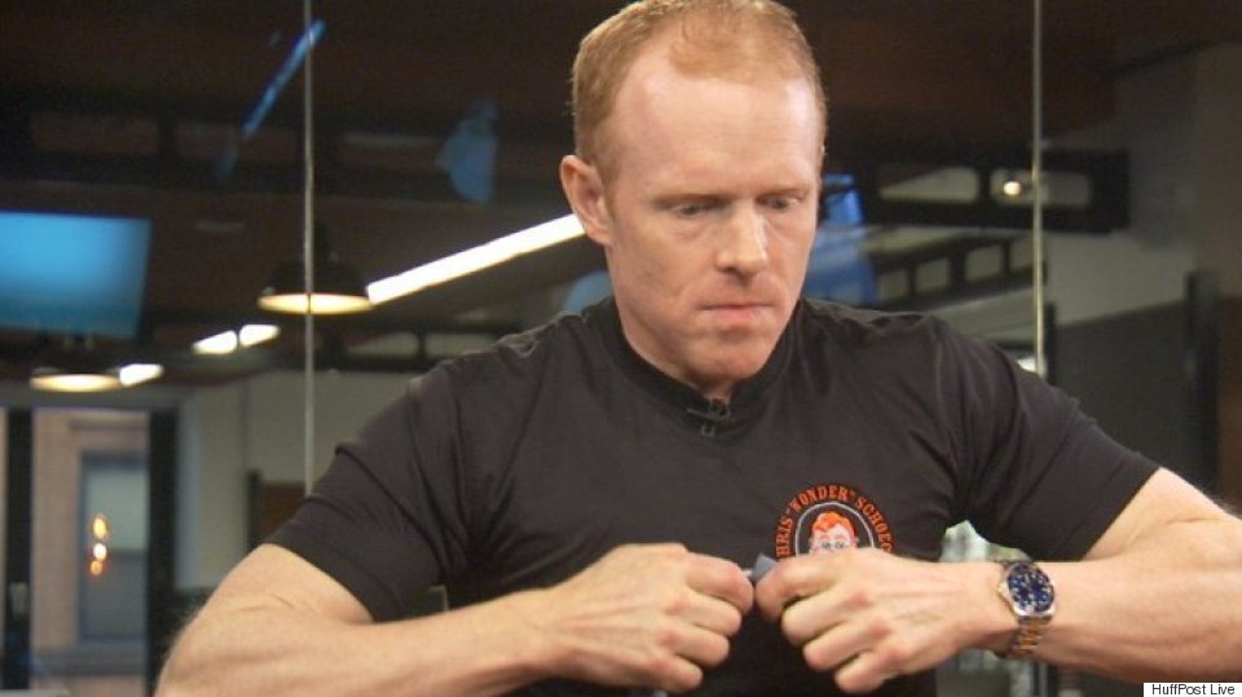 Steel-Bending Strongman Shows Off Strength With Cards, A Nail ...