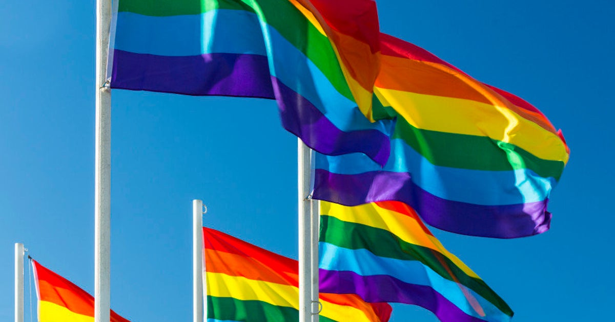 Italy: MPs Stage Kissing Protest For Gay Rights | HuffPost Videos