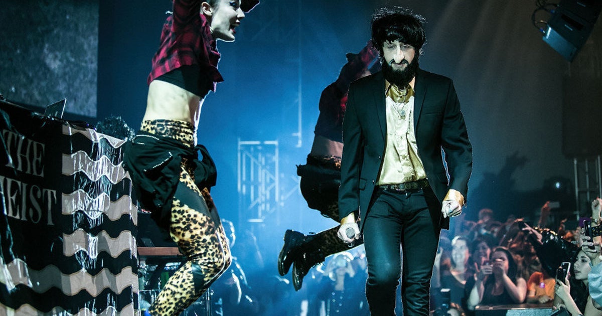 Macklemore Denies He Was Mocking Jewish Stereotypes With Costume ... Macklemore Denies He Was Mocking Jewish Stereotypes With Costume ...