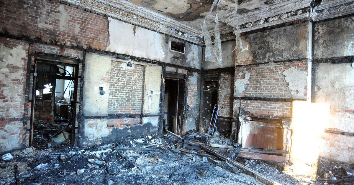 Fire Destroys Historic Long Island Mansion | Huffpost Videos