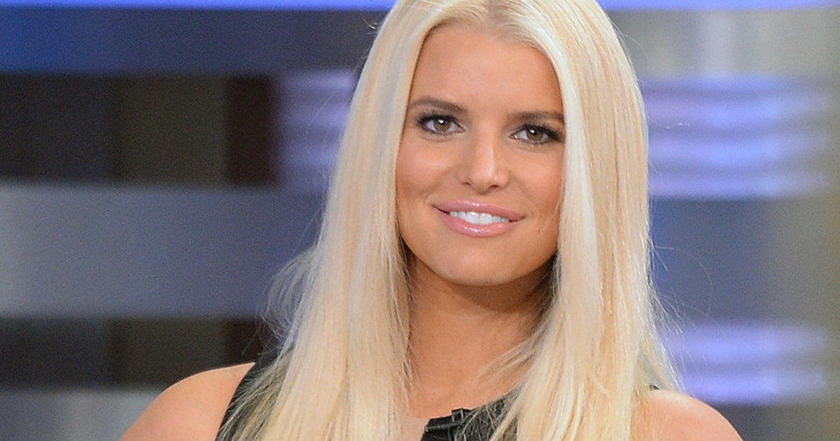 Jessica Simpson's Uninspiring #FirstTweet | HuffPost Videos