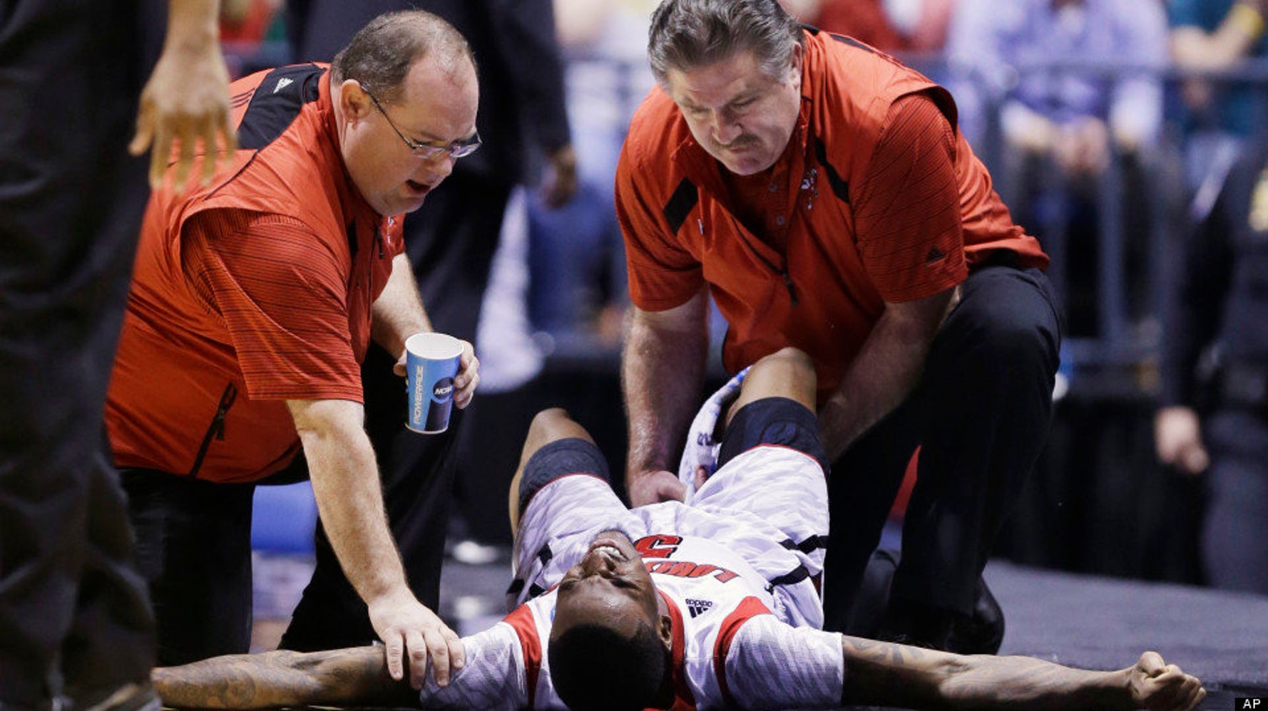 Louisville Guard Kevin Ware's Leg Injury | HuffPost Videos