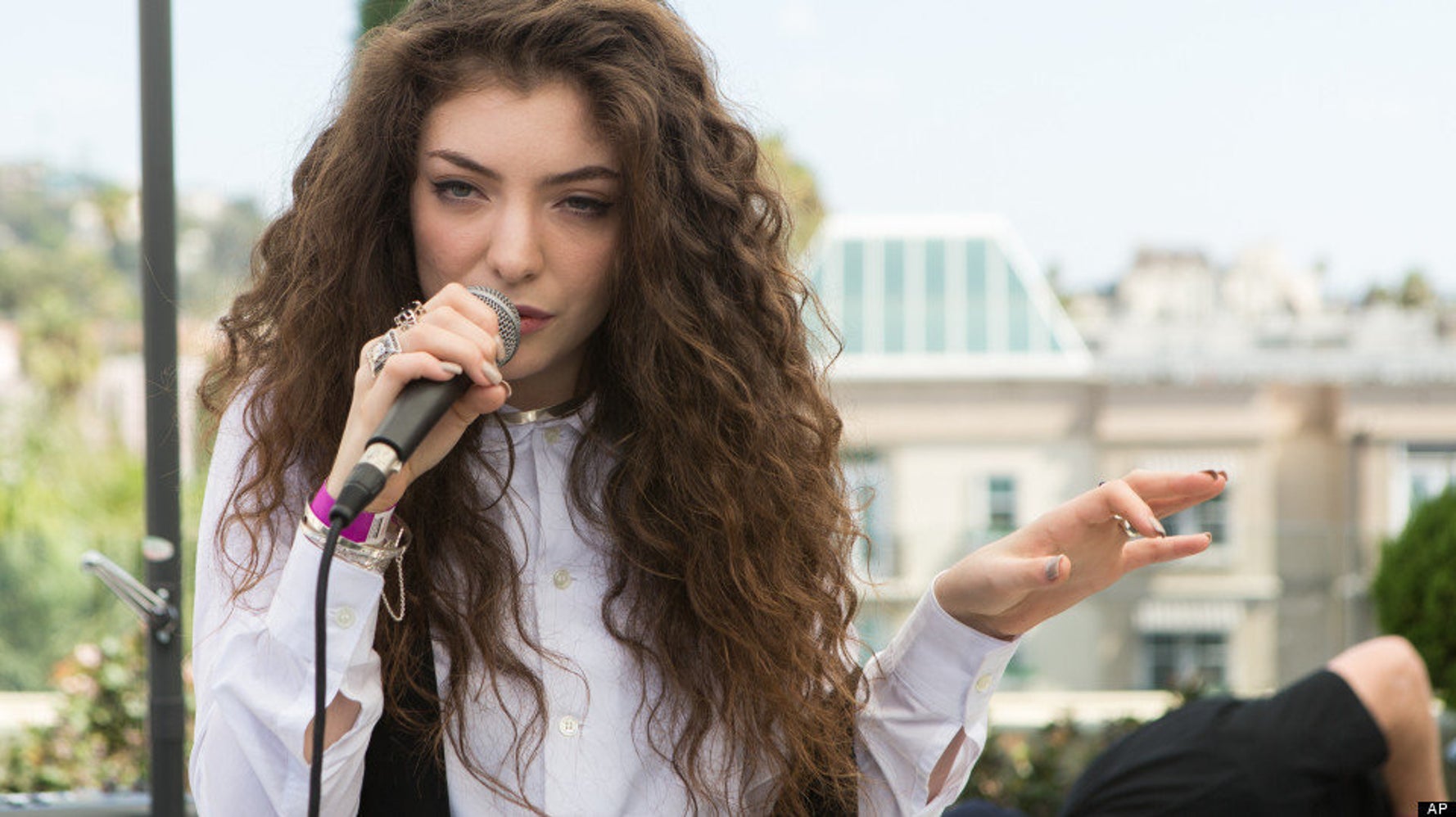 Lorde's Real Name Is Not Lorde | HuffPost Videos
