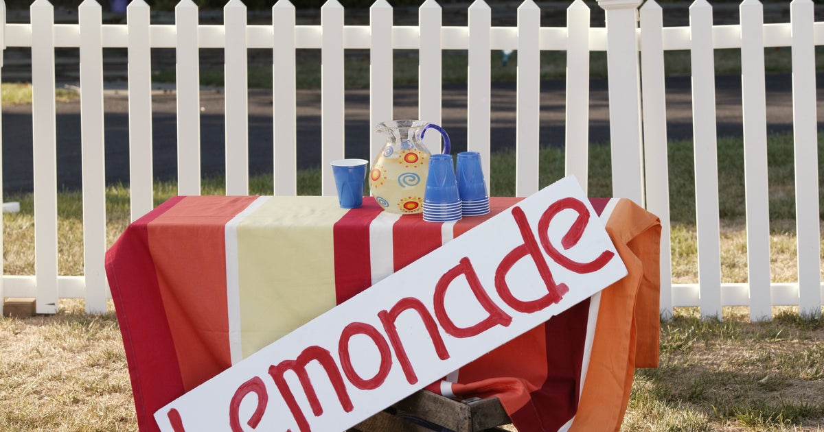 Florida Man Tries To Shut Down 12-Year-Old’s Lemonade Stand | HuffPost ...