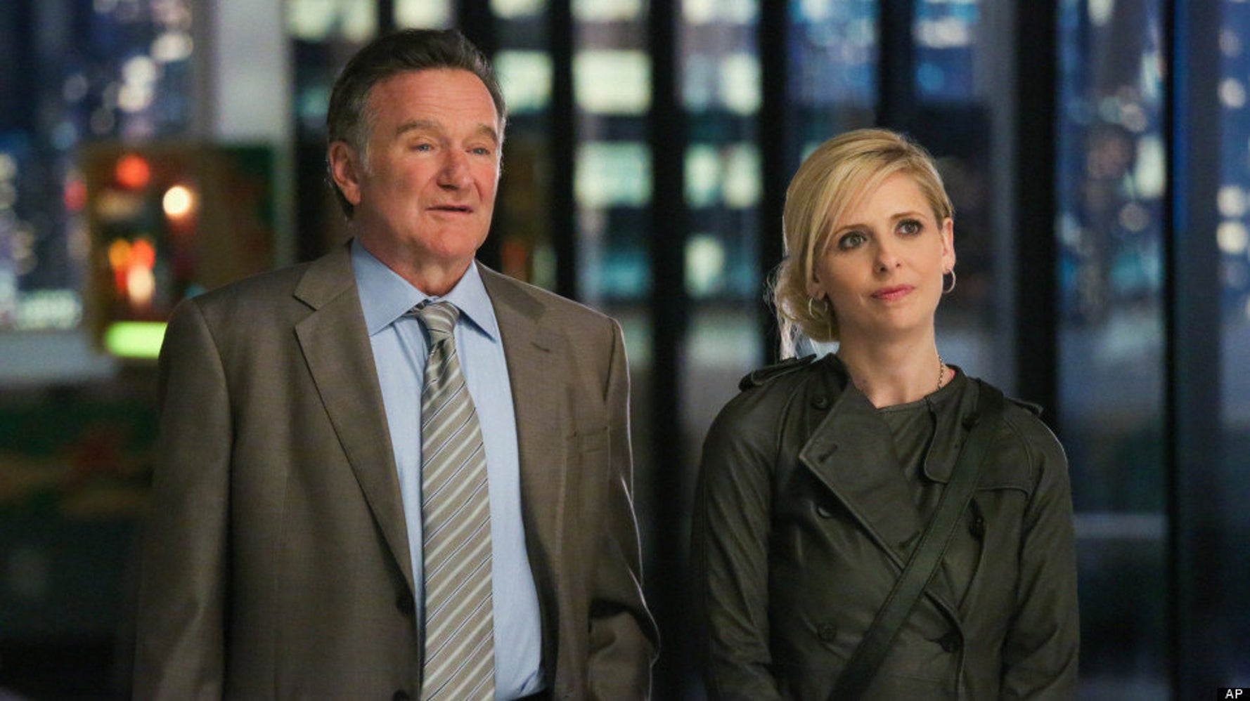 Sarah Michelle Geller: Working With Robin Williams Made Me A Better ...