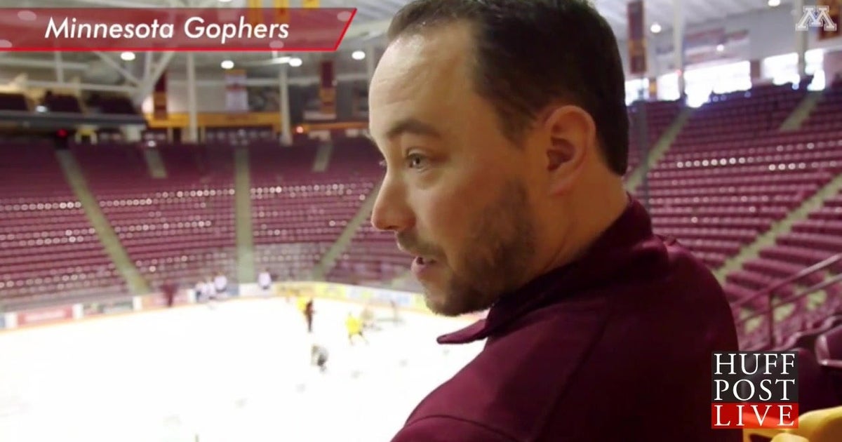 Man Behind Hilarious Kiss Cam Sign Reveals How It Went Down | HuffPost ...