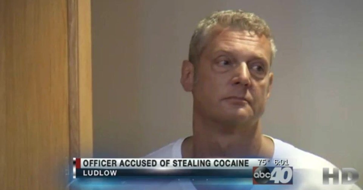 Police Officer Arrested For Stealing From Evidence Room Huffpost Videos