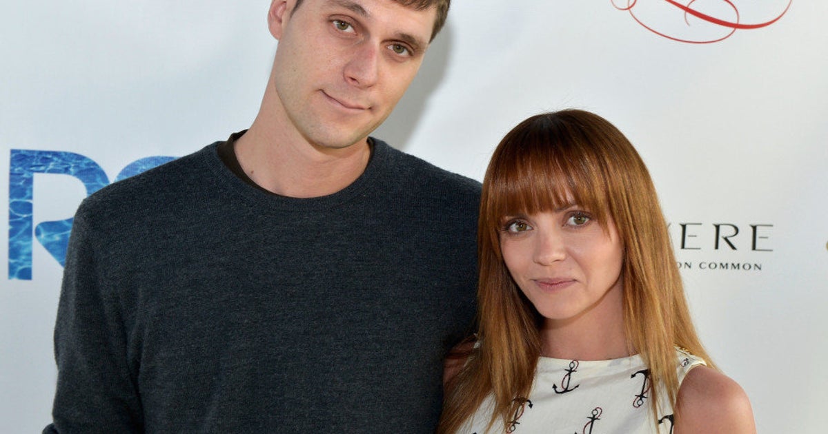 Christina Ricci Ties The Knot | HuffPost Videos