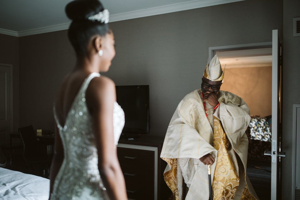 33 Emotional Photos Of Parents Seeing Their Daughters On Her Wedding ...