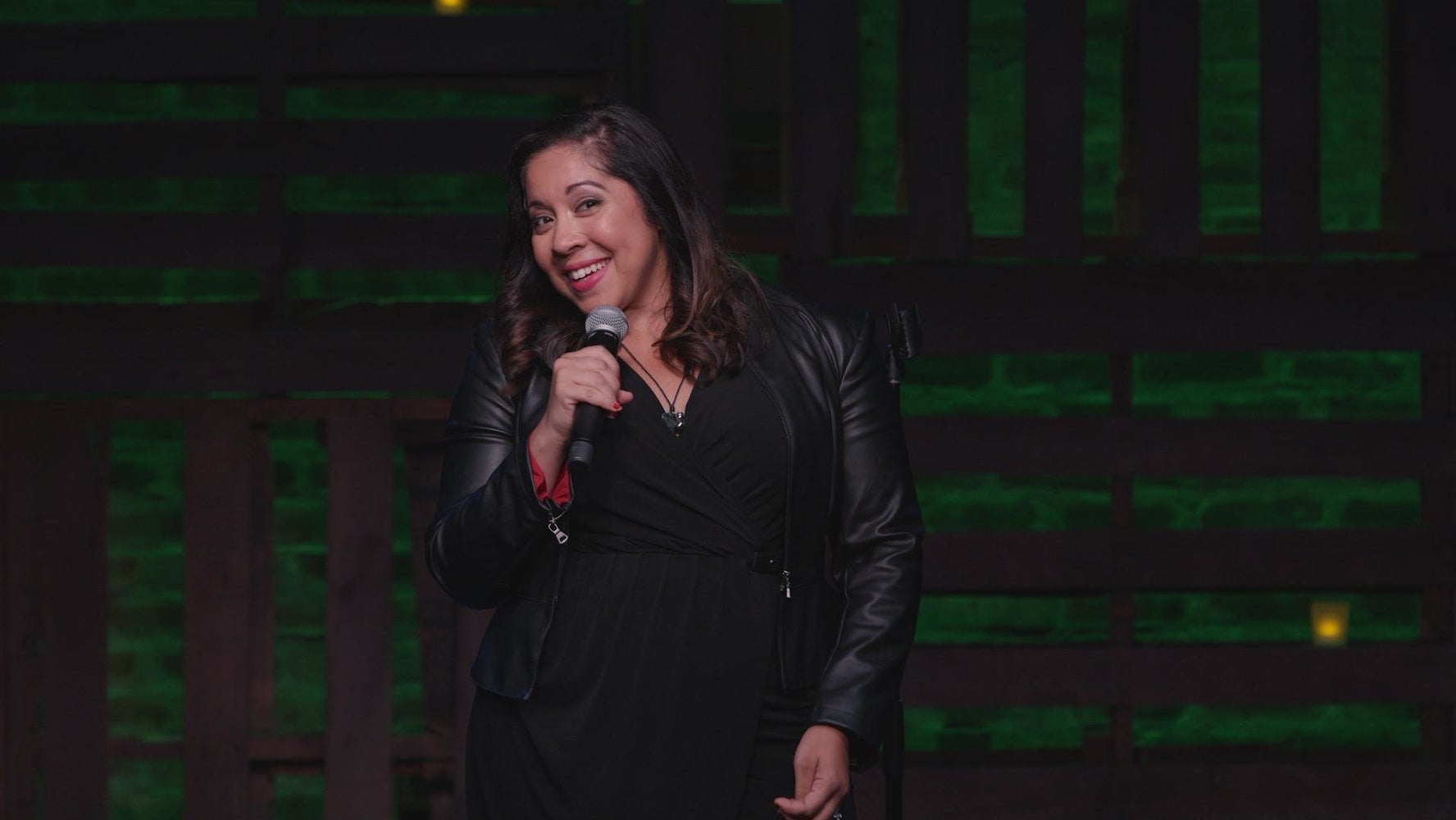 Más Mejor Comedy Showcase: Gina Brillon Shares Wedding Troubles ...