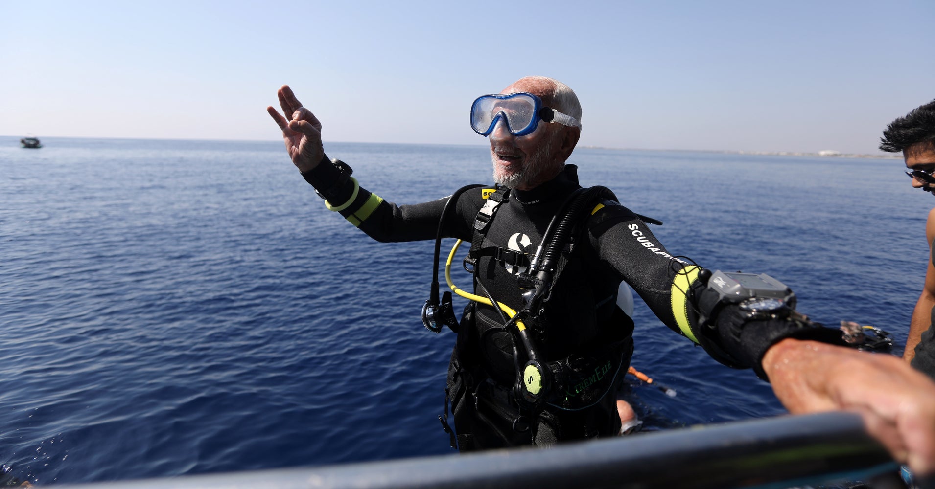 95-Year-Old Veteran Sets Record As World's Oldest Scuba Diver | HuffPost