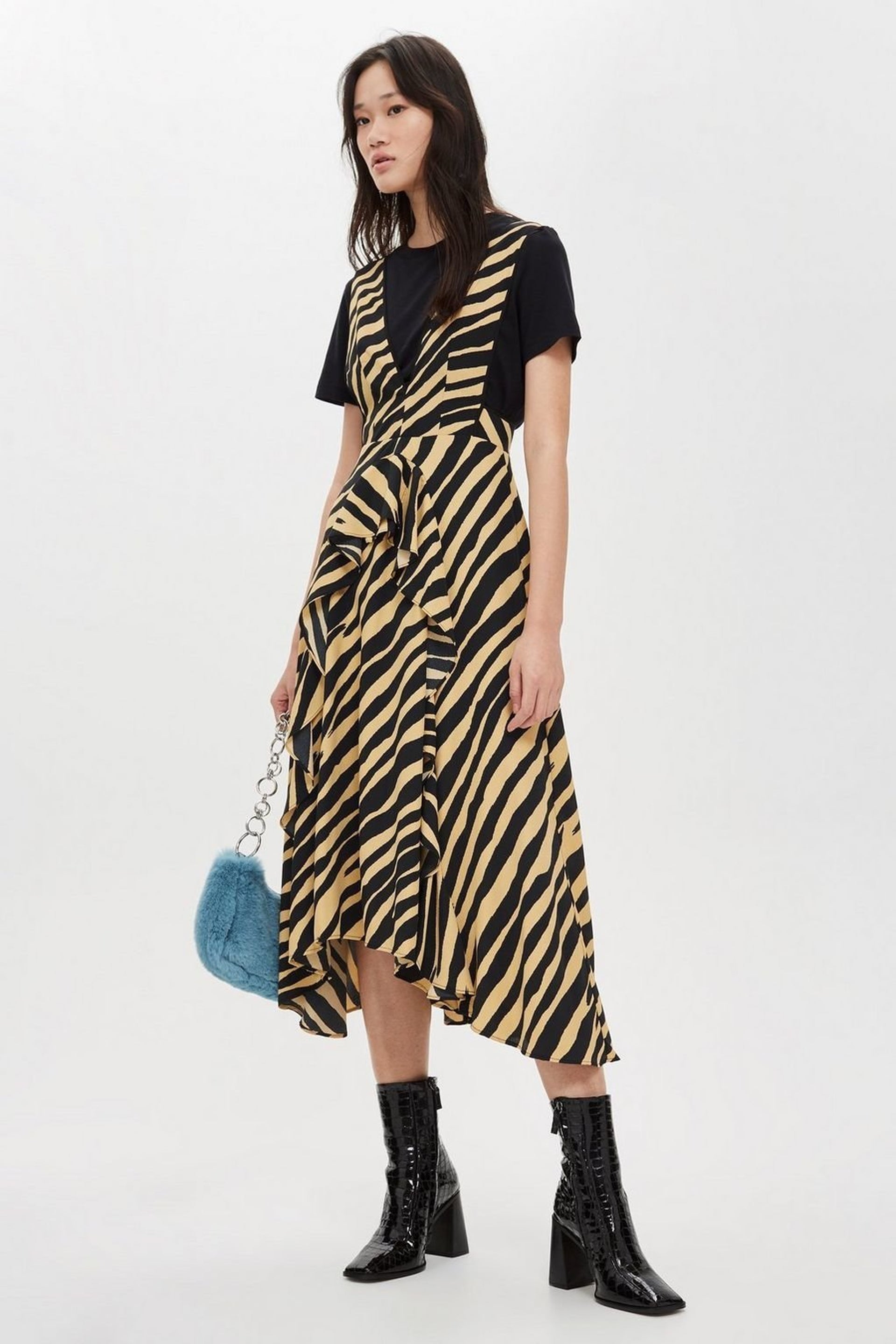 15 Picture-Perfect Pinafore Dresses You'll Want To Layer This Fall ...