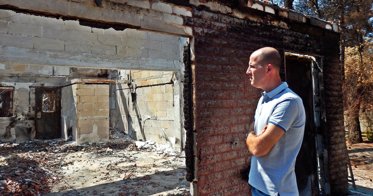 Οδοιπορικό της HuffPost Greece στο Μάτι: Το τεράστιο πρόβλημα με τον αμίαντο, οι κατεδαφίσεις ...