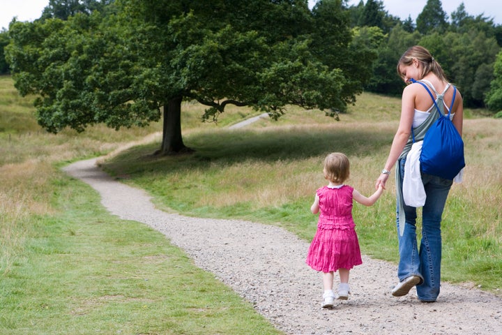 Single-Parent Families Reach Two Million In Britain | HuffPost Life