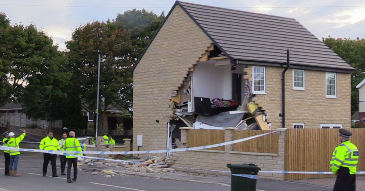 Brierley Crash: Pedestrian Killed After Lorry Crashes Into House | HuffPost UK News