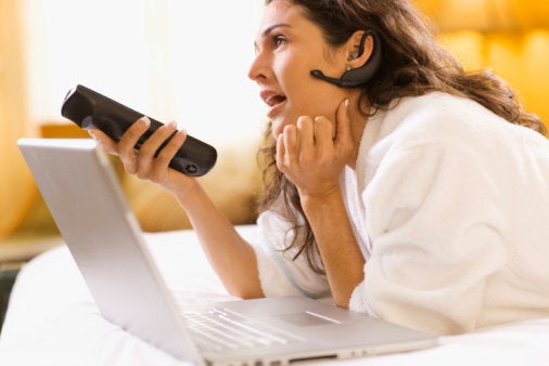 Simple Ways to Deal With Distractions (VIDEO) | HuffPost Life