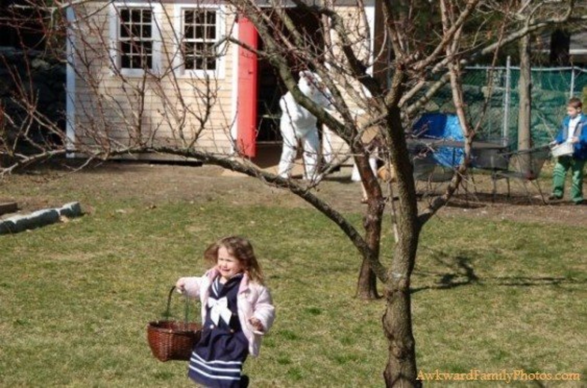 17 Nightmare-Inducing Easter Photos You Can't Unsee | HuffPost Life