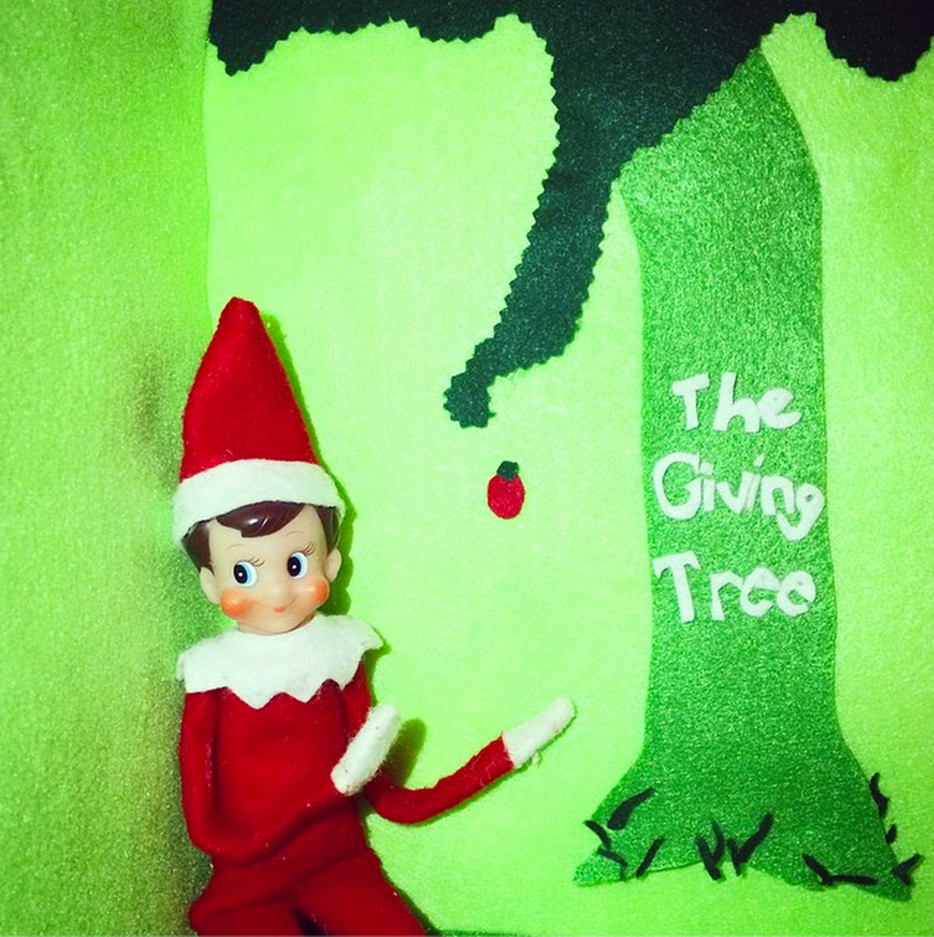 19 Must-See, Culturally-Relevant Elf On The Shelf Scenes | HuffPost Life
